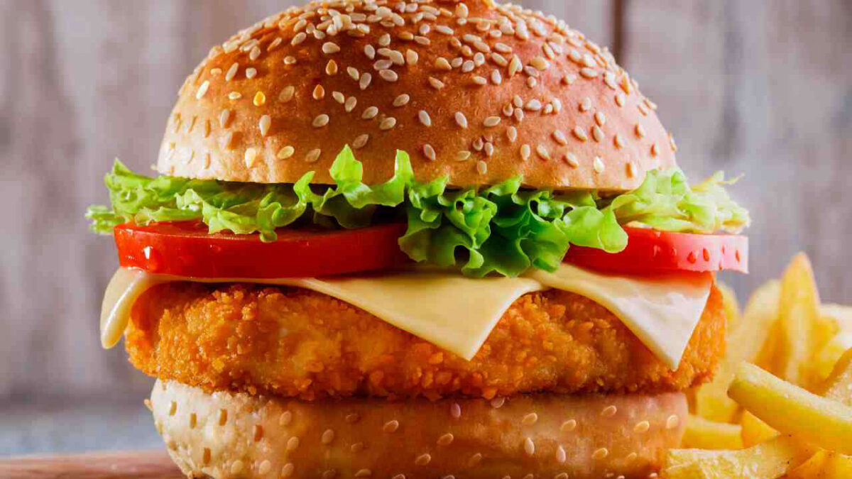 Panino con Cotoletta di Pollo: Ricetta Facile per un Fast Food Fai-da ...